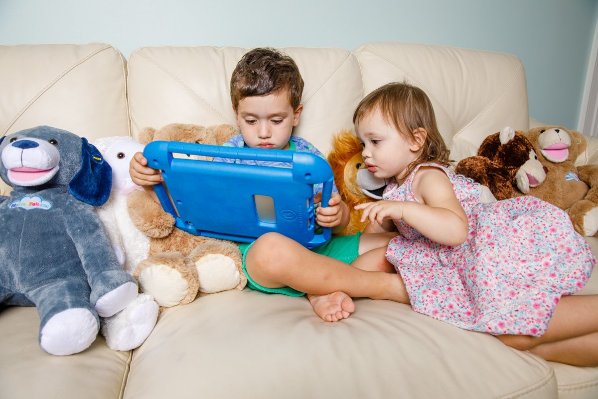 Bluebee Pals with Children 3 and Under - Bluebee Pals®