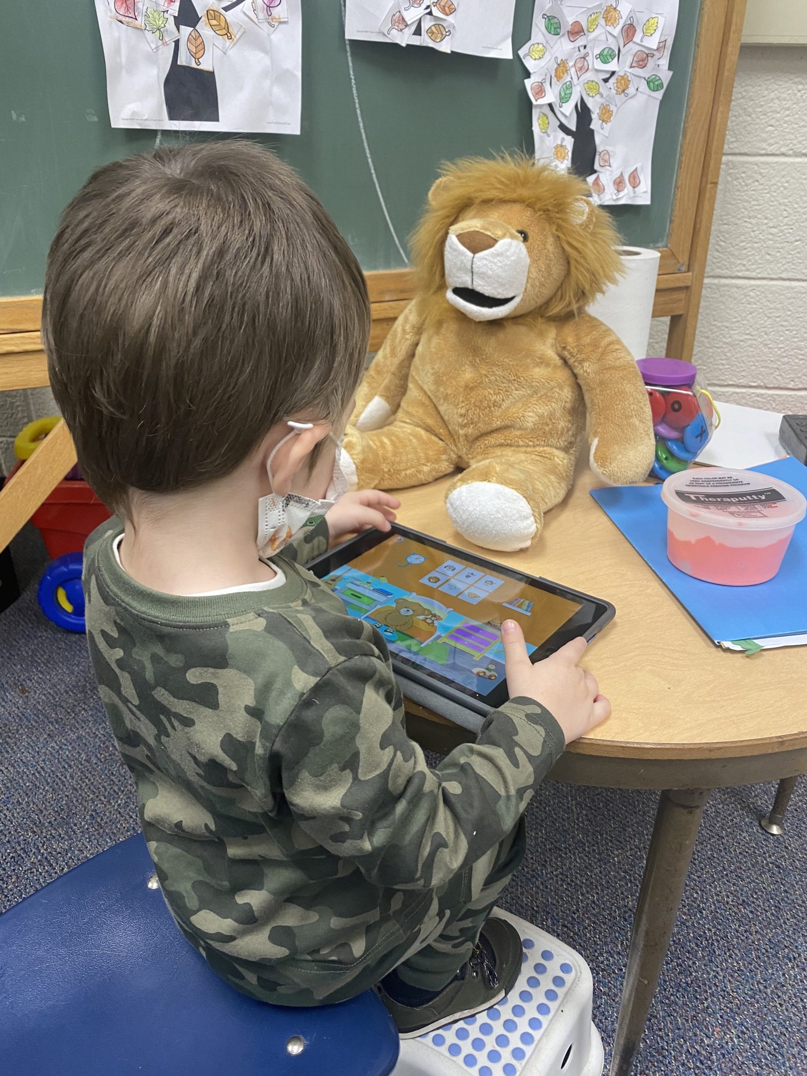 Stem Teacher Utilizing Bluebee Pals - Bluebee Pals®